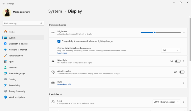 Windows 11 is changing the display brightness constantly? Here is how ...